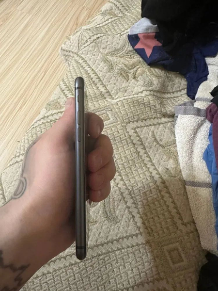 iPhone 8 black /64 гб