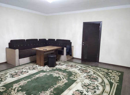 2 xonali 3 etajda joylashgan jixozlangan kvartira ijaraga beriladi
