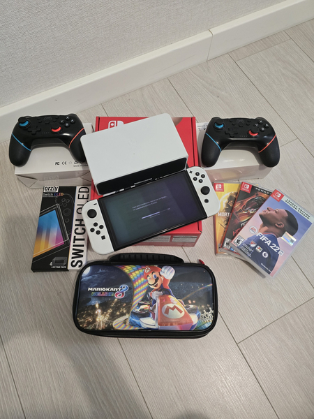 Nintendo Switch Oled+3 игры+2 доп джойстика+сумка+защит стекло