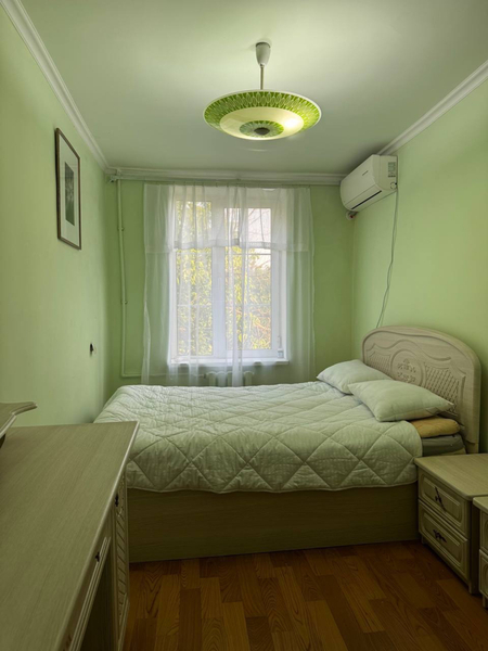 Продам квартиру 2/4/5/50м2 ЦУМ Голубые Купола метро КОСМОНАВТЫ