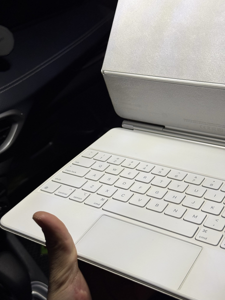 MagicKeybord 12.9 ideal White
