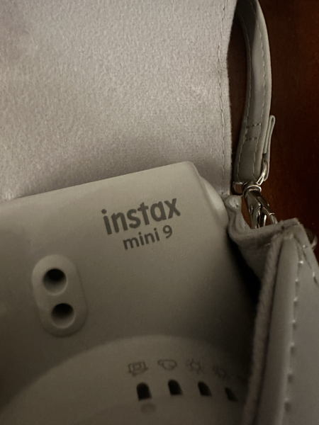 Instax mini 9 в хорошем состоянии