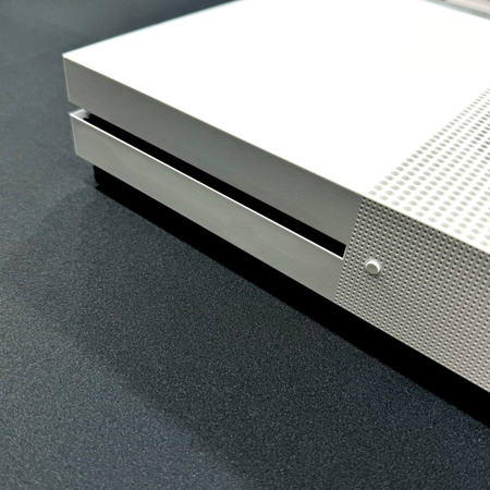 Продаётся X BOX ONE 1 TB