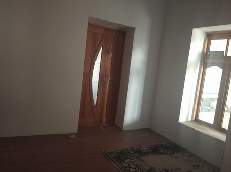 Uy sotiladi Navoiy viloyati Navbahor tumani Mitan qishlogʻida