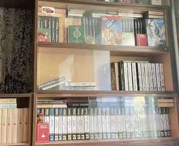 Книжные полки Чехословакия
