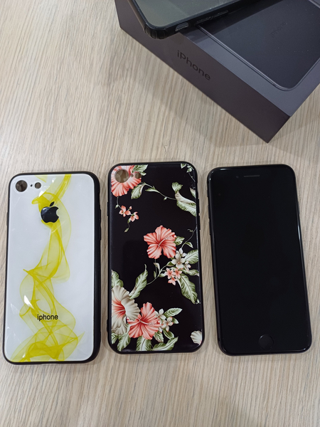 Iphone 8 состояние отличное, коробка документ есть