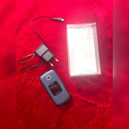 Samsung tel sotiladi yengi 2 ta sim kartali
