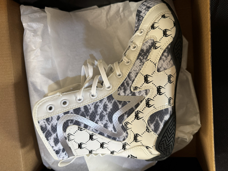 Venum White Snake Boxing Shoes for Women - White