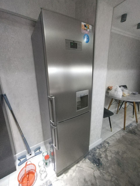 Холодильник LG, отличный