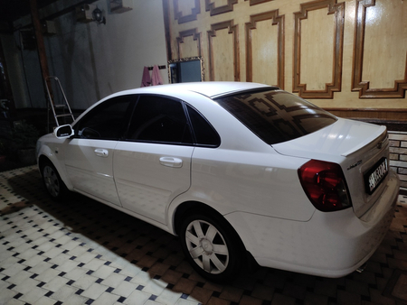 Lasetti 1.8 2009 yil 287000 yurgan oʻzimni moshinam