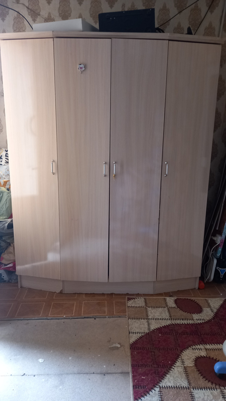 Сотаман 4 эшикли кийимлар  учун мулжалланган шкаф,