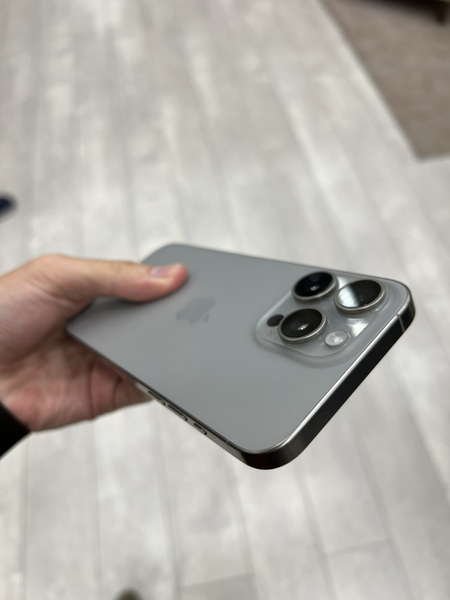 Iphone 15 pro Max 256gb srochniy sotiladi!