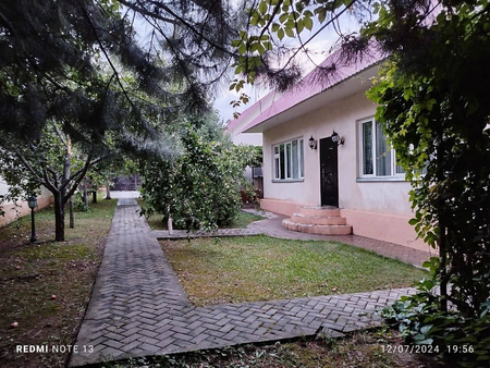 Продается дача на чарваке.
