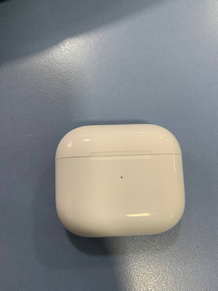 AirPods 3 yangi. Karobka bor chexol bonusga