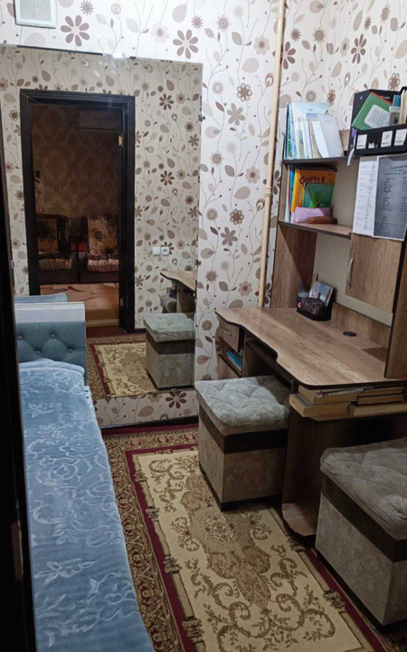 Продается квартира на Шотаруставели 2в3/3/4 кирпич 51м2 не торец