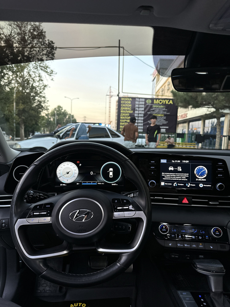Продам Hyundai Elantra 1.6 2022