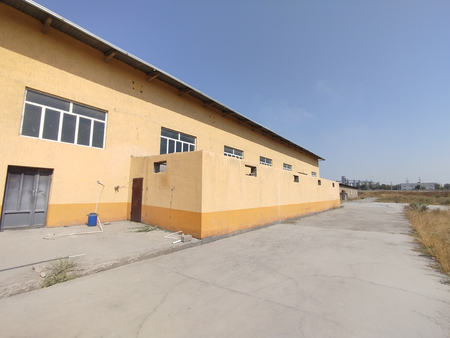 Продается база произв. помещение 210 соток ор: Ахангаран цемент