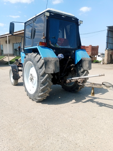 Mtz 80.1 sotiladi