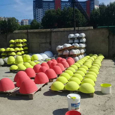 Polsfera yo'l chekkasiga