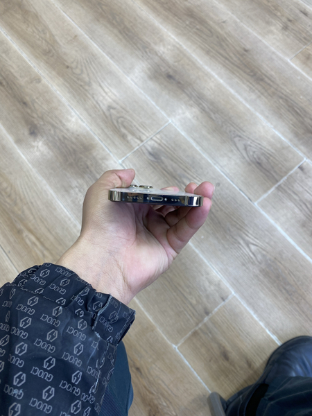 Iphone 13 pro KHA goold srochna sotiladi