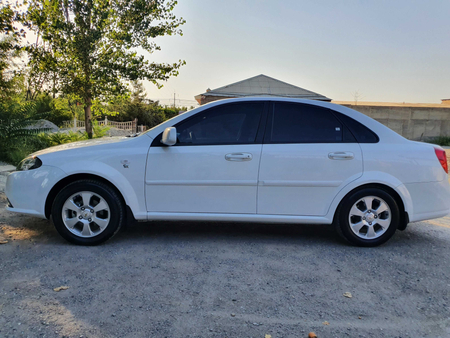 Chevrolet Gentra сотилади