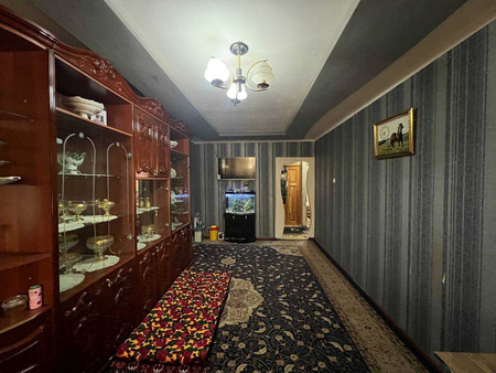 Эълон№4255   3  хонали  квартира.
Иккиламчи кредитга хам сотилади.