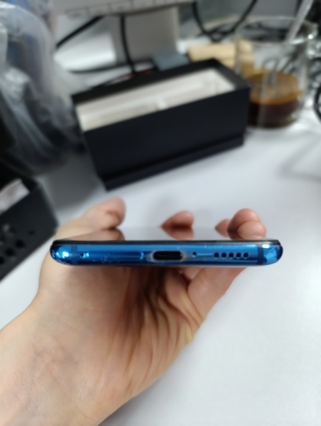 Продается телефон Xiaomi Mi9T разбит экран, на запчасти, ТГ, СМС, ЗВ.