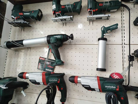 Аккумуляторный пистолет для герметика Metabo KPA 18 LTX 600