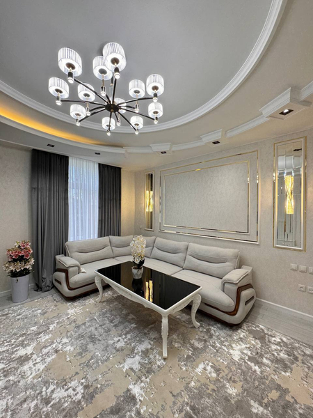 Shoto rustavelli. 3/3/4. 80m2. Patalok 3.30.