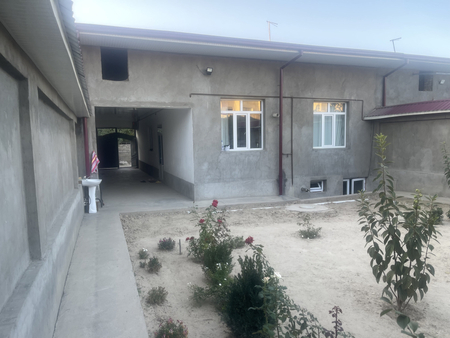 Nazarbeda 3.7 sotix yengi uchaska sotiladi srochno