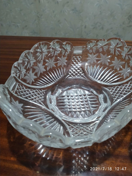 Хрустальные вазы,салатницы