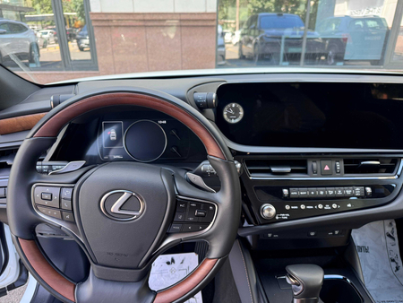 Продается Lexus ES300 Hybrid