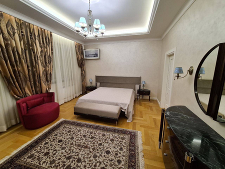 Продаётся дом.
Мирзо Улугбекский район.
Центр Луначарского.