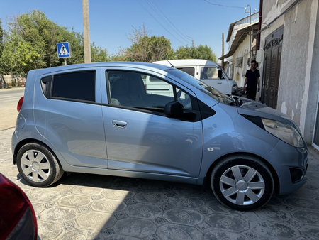 Spark satiladi baxasi kelisimli