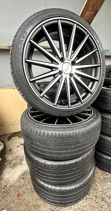 205/40/R17 J7,5 Vossen