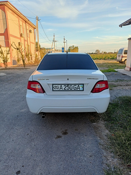 Nexia 2. 2011-yil  1.6 dons kanditsioner metan 100