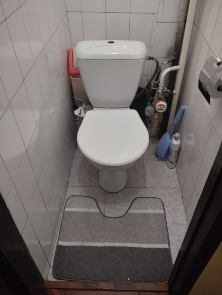 Srochno Arzon Uy Yinusobod 18kv 77 seriya 3 xona 2 etaj Remontlari bor