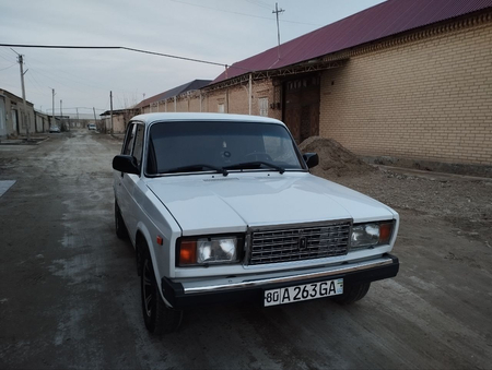 1983 yil 2107 zo'r