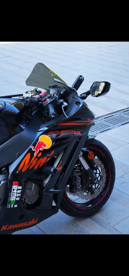 Kawasaki ZX10R Ninja.
