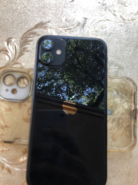 IPhone 11 64 gb 85 yomkst Radnoy