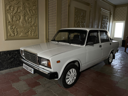 ваз 2107 сотилади