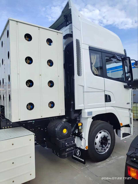 SHACMAN X5000 тягач 4*2 2024 padushka