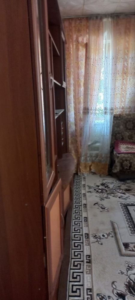 Дубовий 2 ком. Кв ближе метро Дустлик 2 этаж чистая фото старий