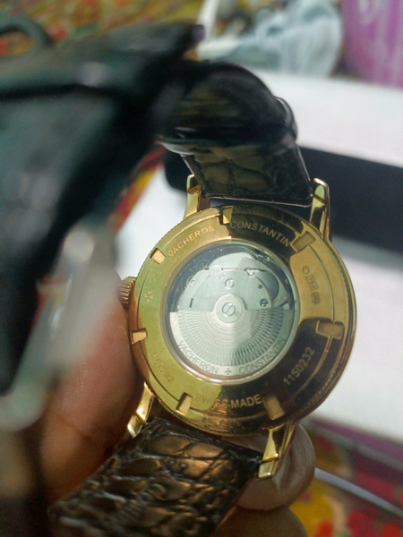 Vacheron Constantin Geneve 
Rimishoklari jigarang ariginal soat
Karobk