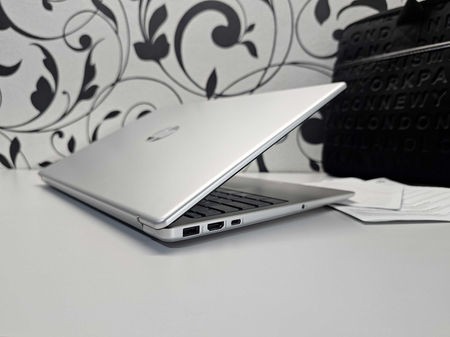 ПРОДАМ HP Laptop 15FC Ноутбук Ryzen™ 5-7520U/8GBLPDDR5/512SSD/15.6