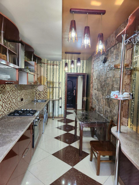 Нукусская 3в2/2/9  Гламур Бутик 75м2 балкон 1*7