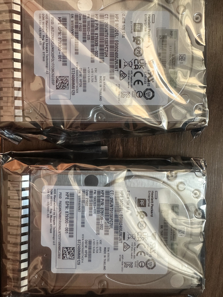 HPE 2.4 TB SAS 2х продам срочно