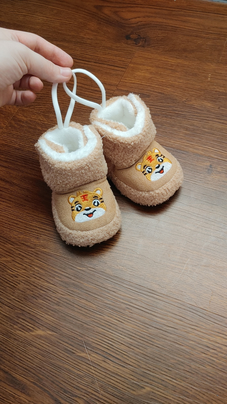 Новые детские пинетки.