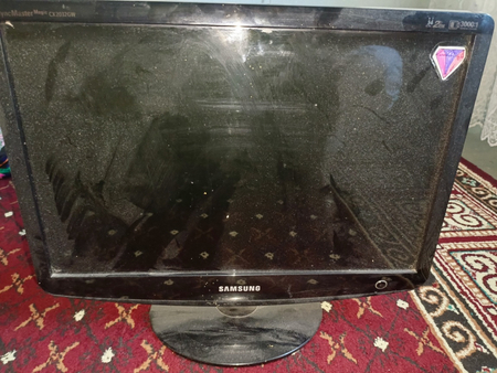 Samsung monitor zoʻr ishled