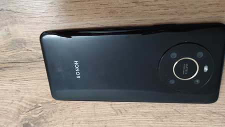 Продам телефон xonor x9